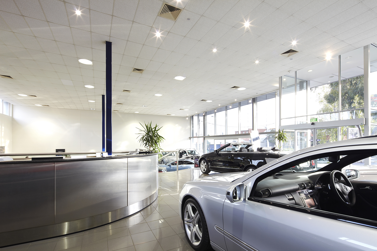 Car showroom - Nott Architecture